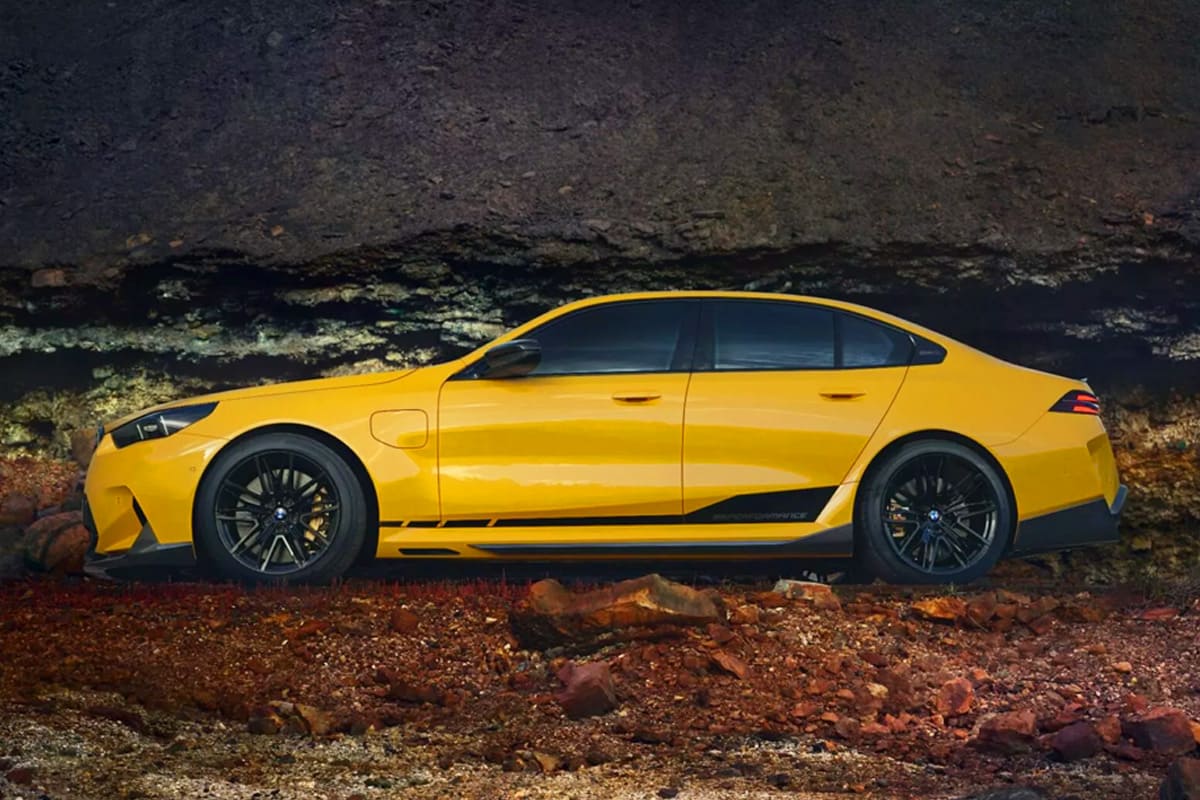 "불티나게 팔리겠네..." 하이브리드로 새롭게 출시되는 포르쉐의 고성능 럭셔리 SUV, 성능이 어떻길래?