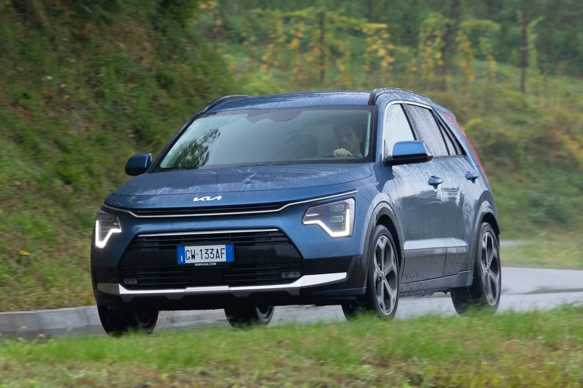 "한 번에 1,600km 간다?" 독특한 LPG 하이브리드로 재탄생한 기아의 신차