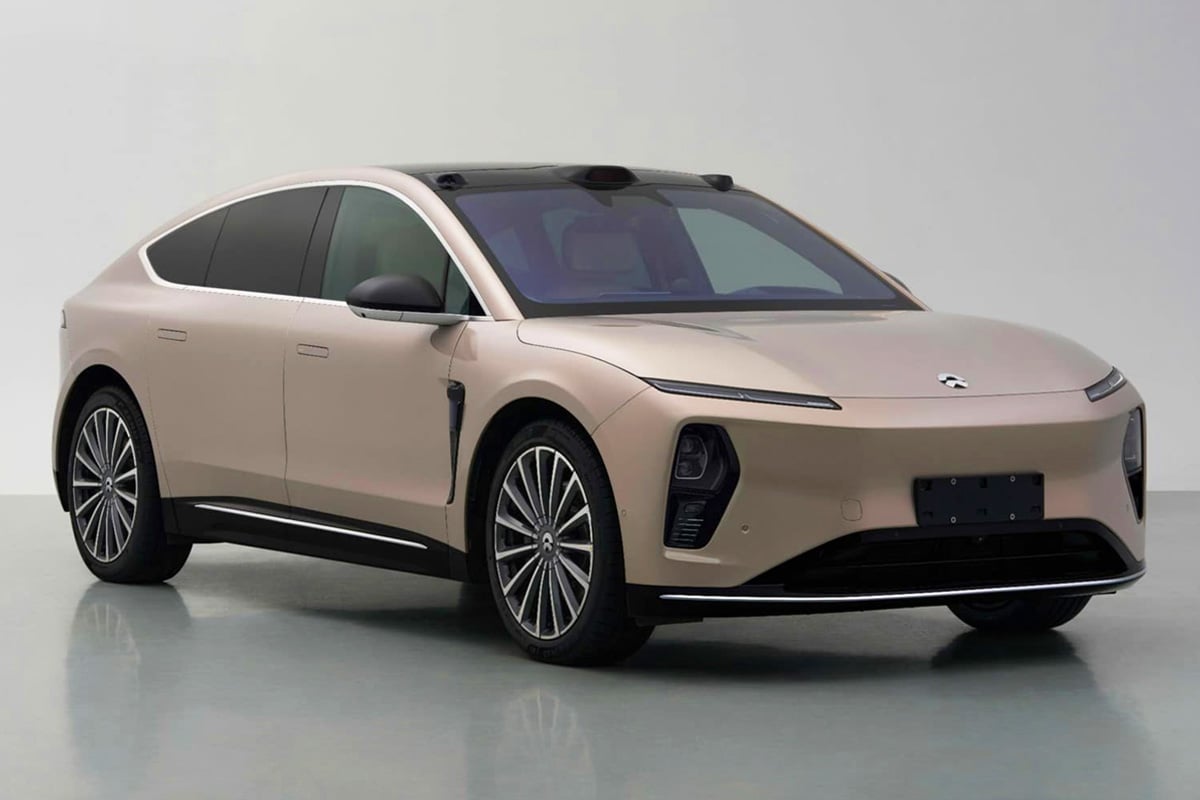 "5분 충전으로 255km 간다"...1억 5천만 원대 럭셔리 전기 세단 등장