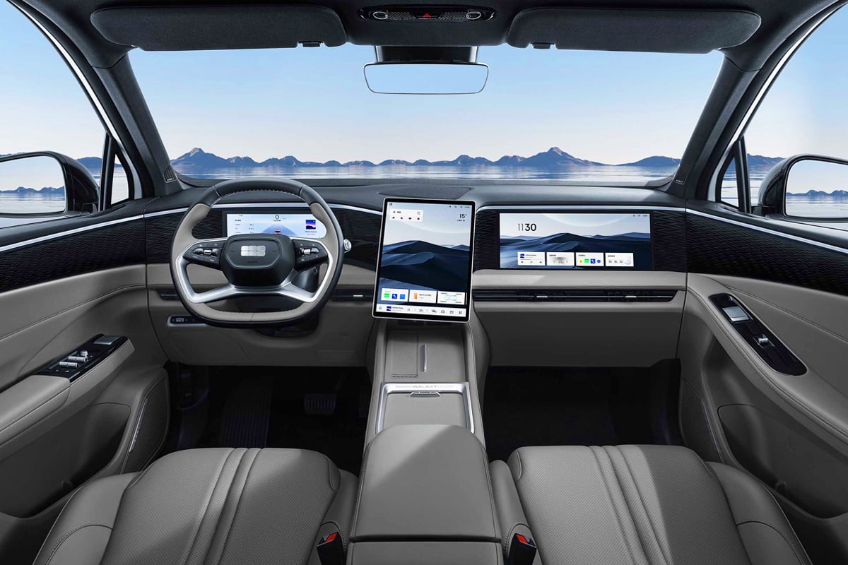 "스포티지는 어떡하죠?".. 1,240km 달리는 '2천만 원대' 의문의 하이브리드 SUV 출시