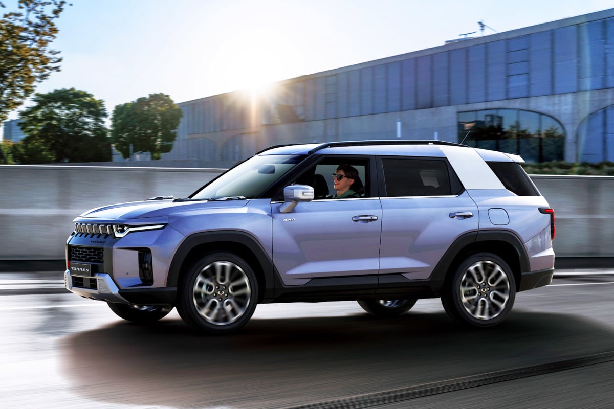 "연비 15.7km/L에 3천만 원대 초반?".. 마침내 출시된 차세대 하이브리드 SUV