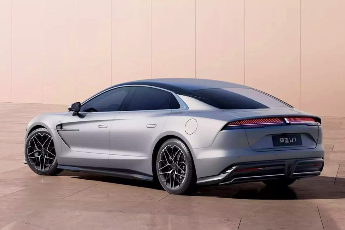 "한번에 720km 주행".. 마침내 출시되는 양왕 U7 '1,300마력'의 프리미엄 전기 세단