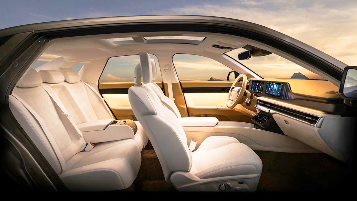 국산차인데 "국내에서 싸게 좀 팔아라"... 신형 그랜저에 나뉘는 반응, 왜일까?