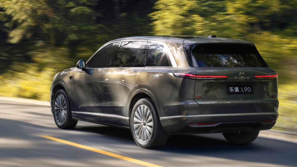 "이 크기가 3천만 원대라고?"... 에어서스까지 기본 장착한 플래그십 SUV