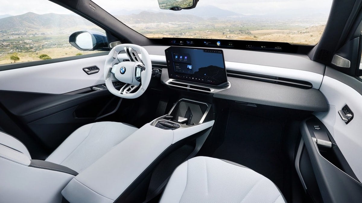 "제로백 3초대가 700km 간다".. 1억 넘는 전기 SUV에 아빠들이 환호하는 '이유'