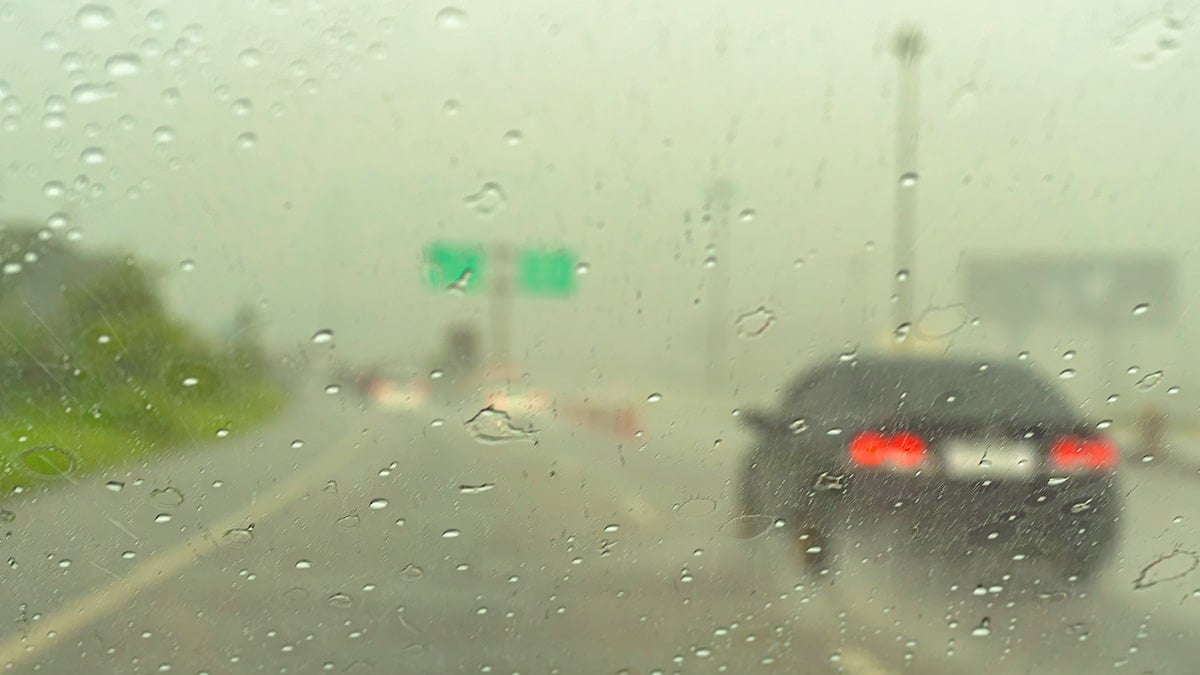 "히터는 빵빵, 시야는 깜깜"... 정비소 기사님들도 쓰는 겨울철 '김서림' 완전 제거법